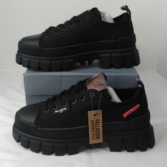 Palladium | Shoes | Palladium Revolt Lo Tx Black Lo Top Sneaker Boot ...